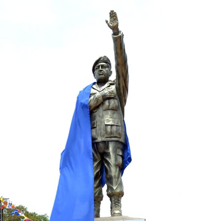 Evo Morales inaugura en Bolivia una estatua de tres metros de Chávez- Grupo Milenio