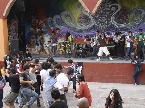 Artistas callejeros dan vida al Jardín del Arte de Pachuca- Grupo Milenio
