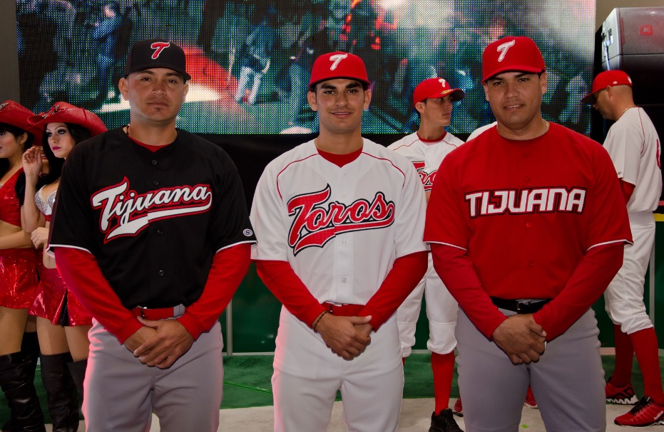 Toros de Tijuana presenta su uniforme 2014- Grupo Milenio