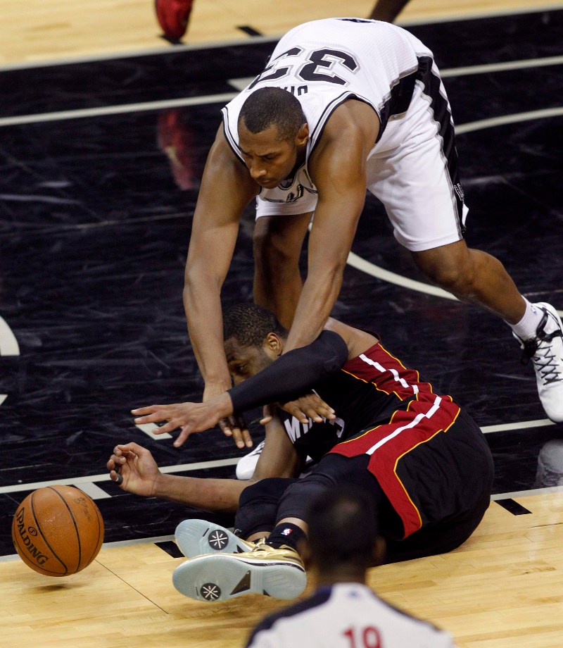 Multa a Dwyane Wade por exagerar falta - Grupo Milenio