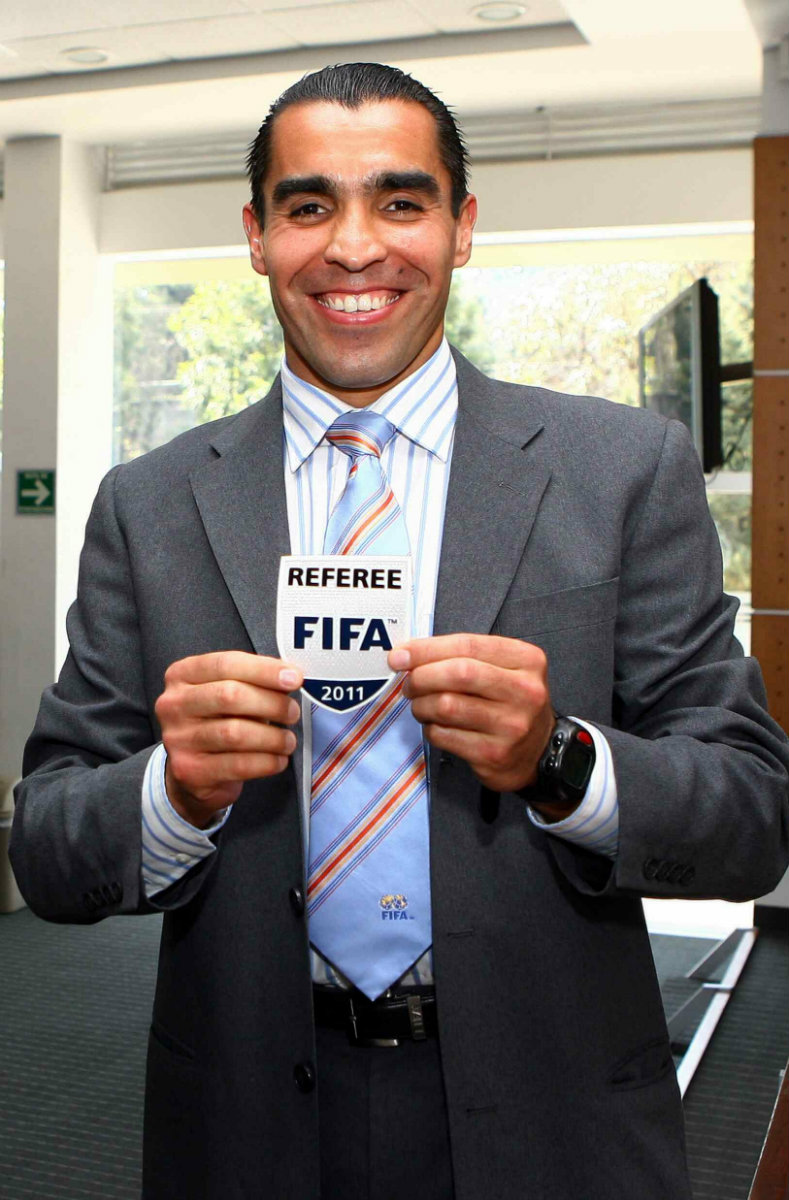 El polémico árbitro mexicano - Grupo Milenio