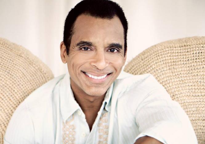 Jon Secada develará secretos de la industria musical - Grupo Milenio