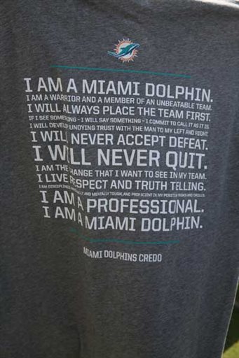 Delfines lucen playera con su 'credo' - Grupo Milenio