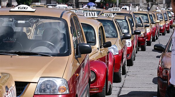 Cambio de color es un gasto innecesario e inútil: taxistas- Grupo Milenio