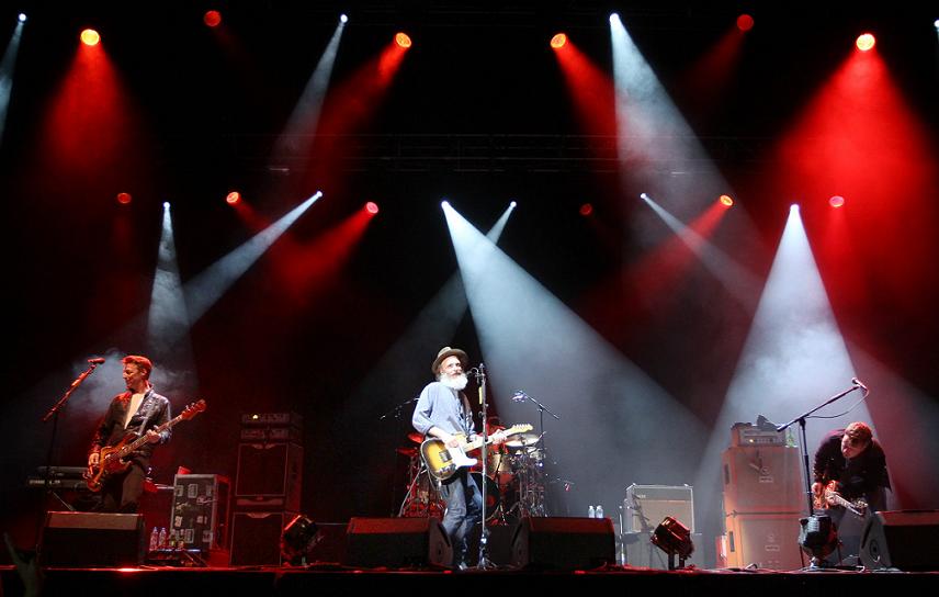 Travis pone a cantar a mexicanos - Grupo Milenio