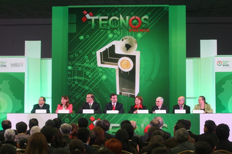 Gobierno Estatal hace entrega de los Premios Tecnos 2014- Grupo Milenio