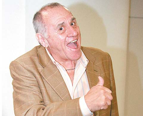 Y Alejandro trabaja para no estar inactivo nunca- Grupo Milenio