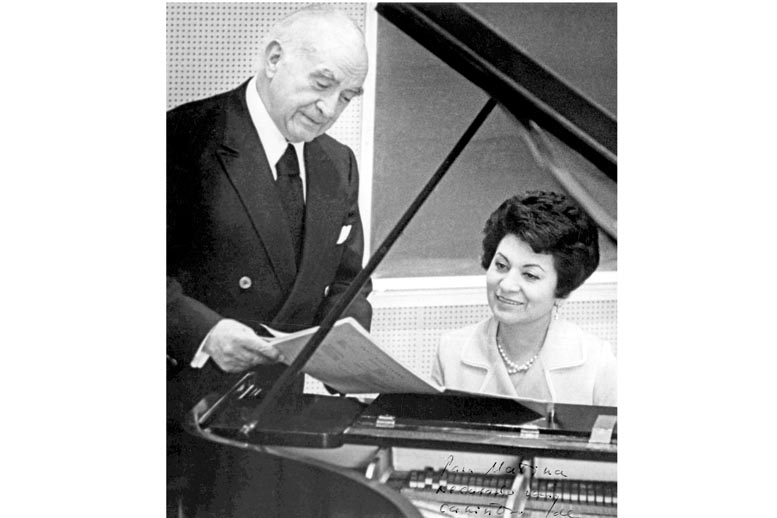 El legado de María Teresa Rodríguez, en una antología - Grupo Milenio