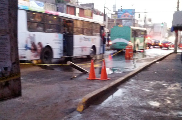 Fuga de agua en Magdalena Contreras causa caos vial - Grupo Milenio
