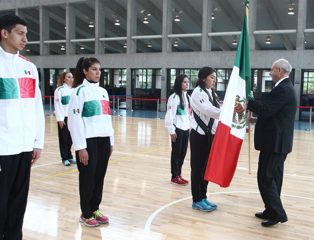 Abanderan a equipo de karate mexicano - Grupo Milenio