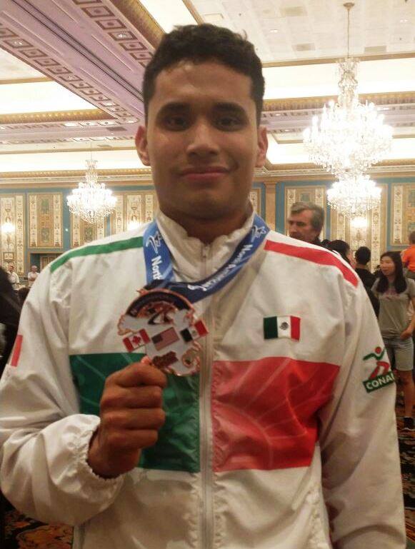 Tamaulipecos brillan en torneo de karate en EU - Grupo Milenio