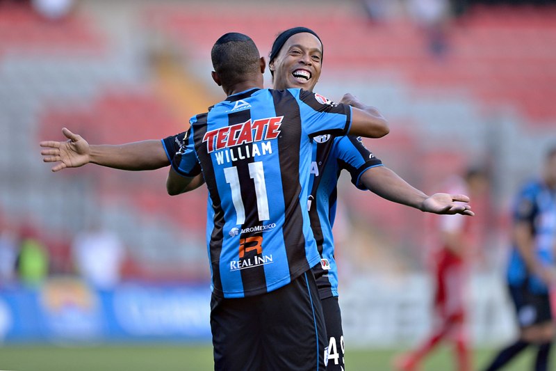 La sonrisa de Dinho - Grupo Milenio