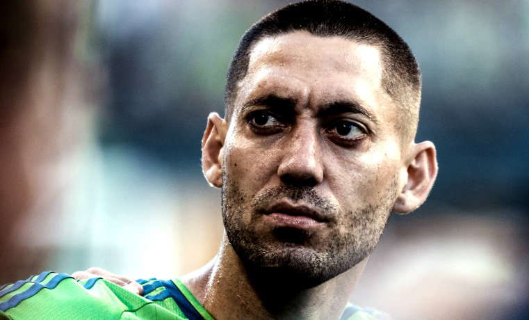 Dempsey, fuera tres partidos por agredir a un árbitro - Grupo Milenio