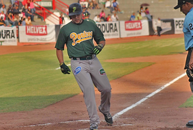 Pericos aprovechan pifias de Rieleros y se quedan con la victoria ...