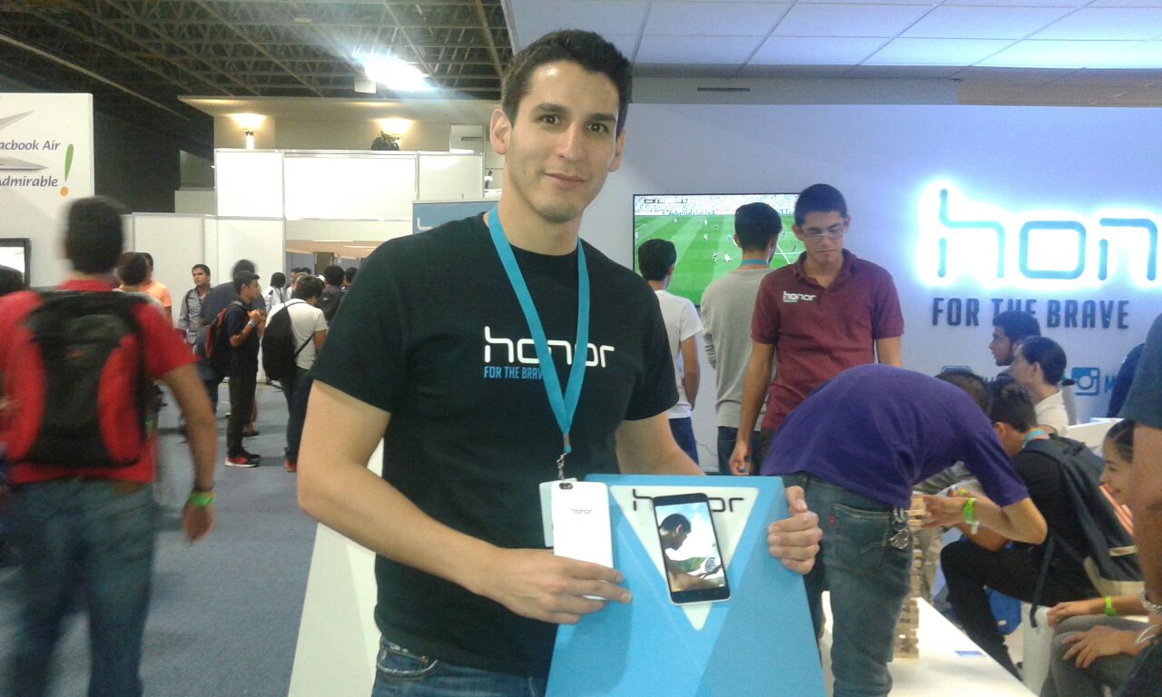 Llega a Campus Party primera e-brand de celulares en México- Grupo Milenio