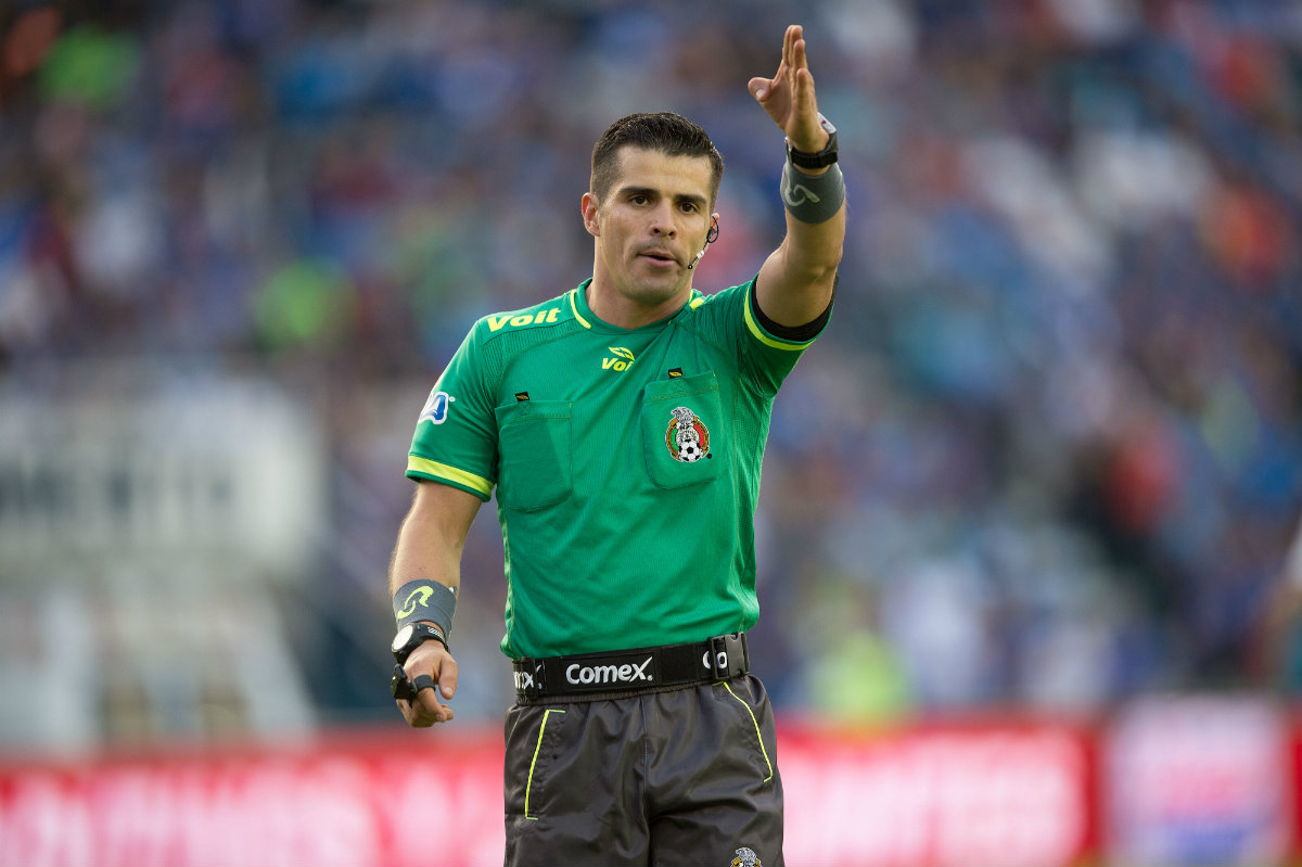 Fernando Hernández, al Chivas vs. Pumas- Grupo Milenio