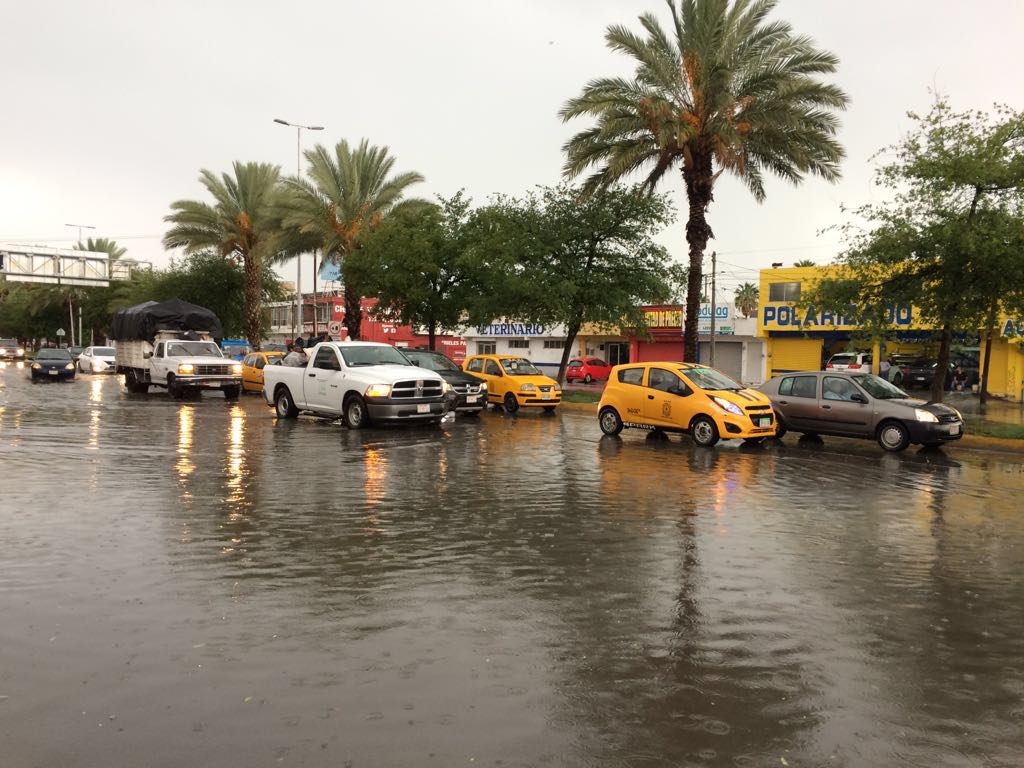 Una hora de lluvia volvió a inundar Torreón- Grupo Milenio