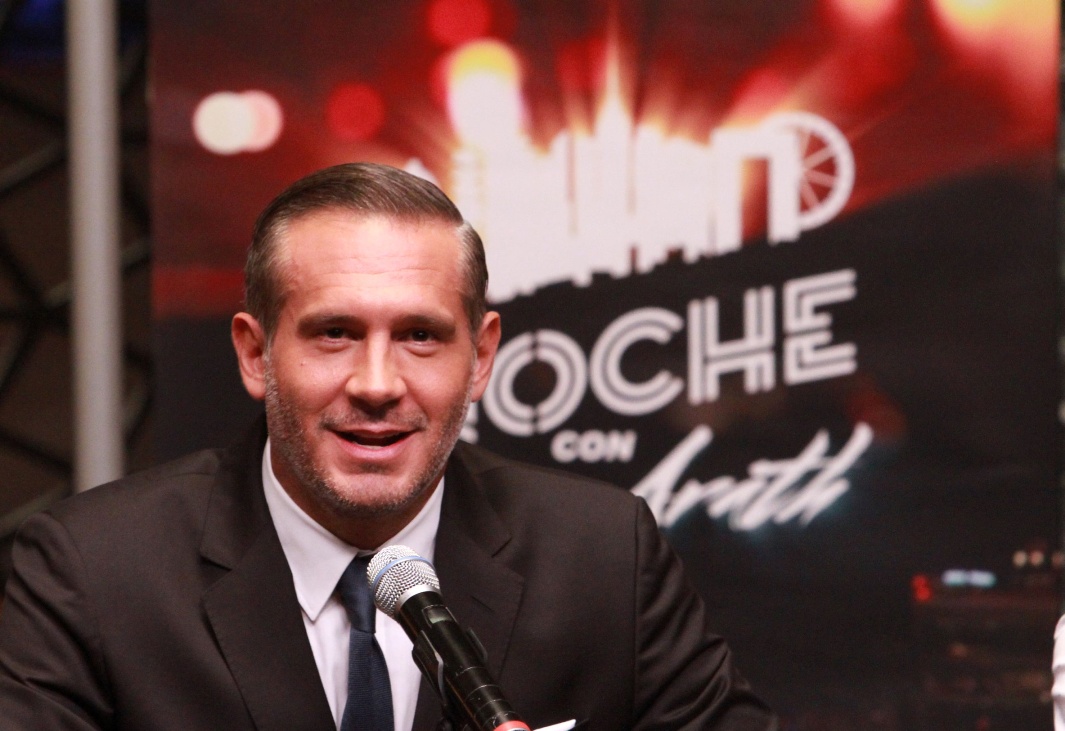Tras 12 emisiones, sale del aire 'Esta Noche' con Arath- Grupo Milenio