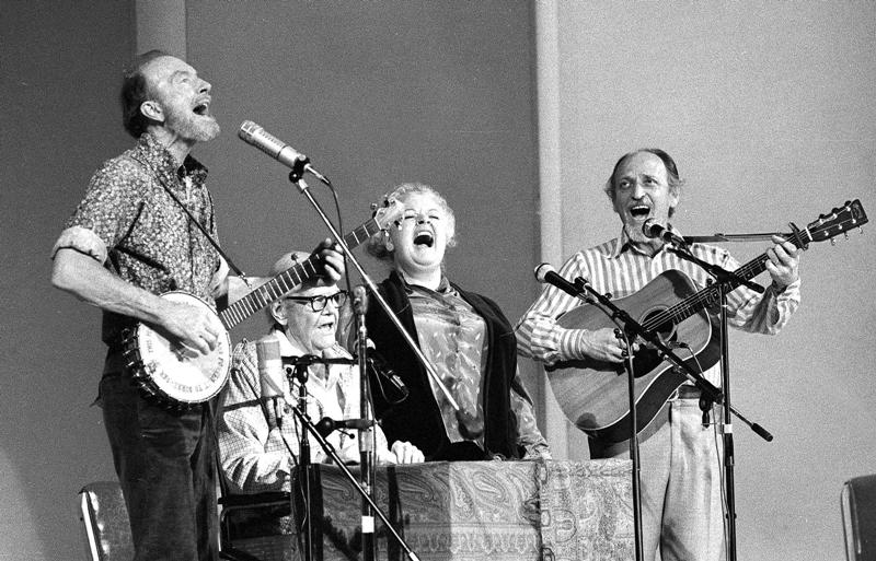 Murió el músico Fred Hellerman- Grupo Milenio