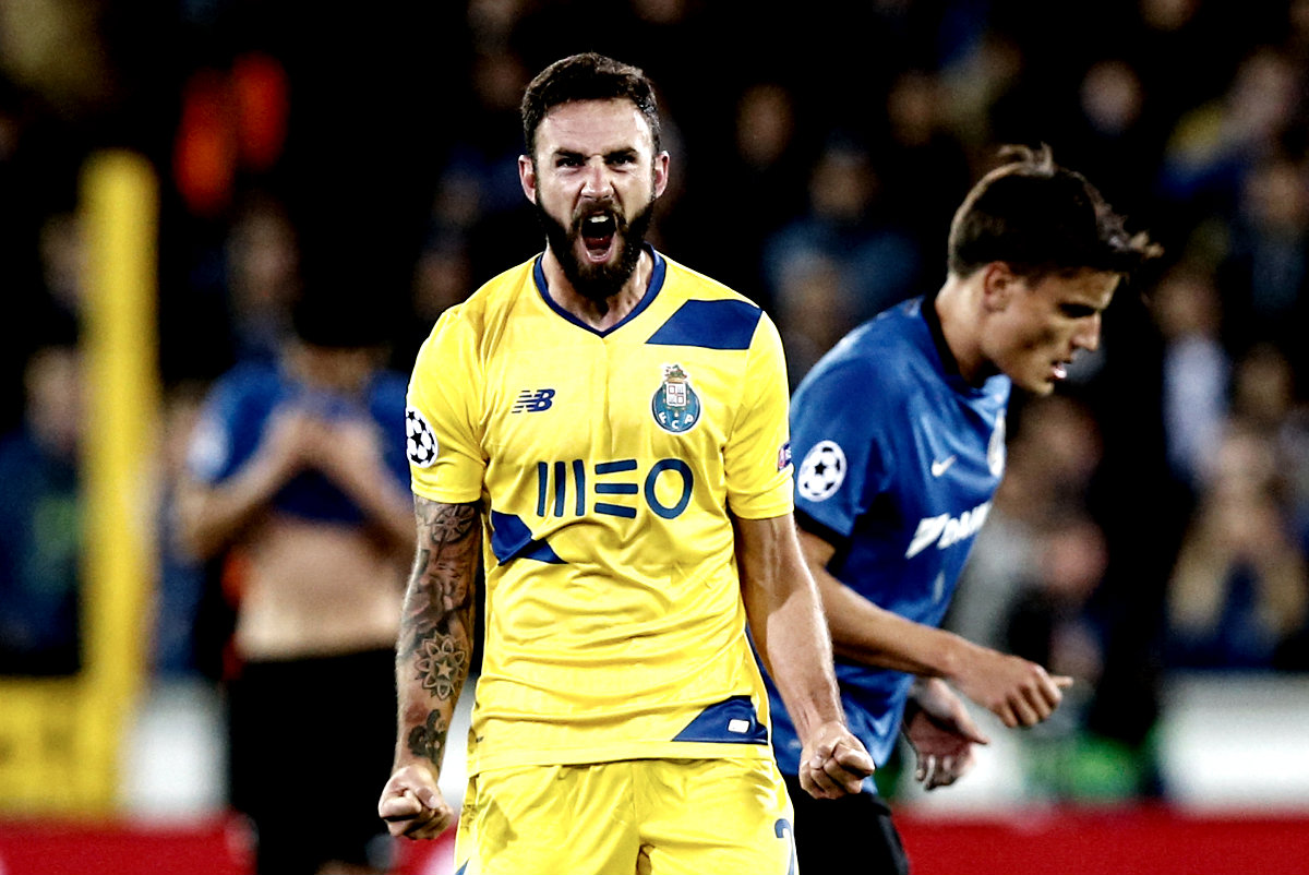 Layún es parte del equipo de la semana en Champions- Grupo Milenio