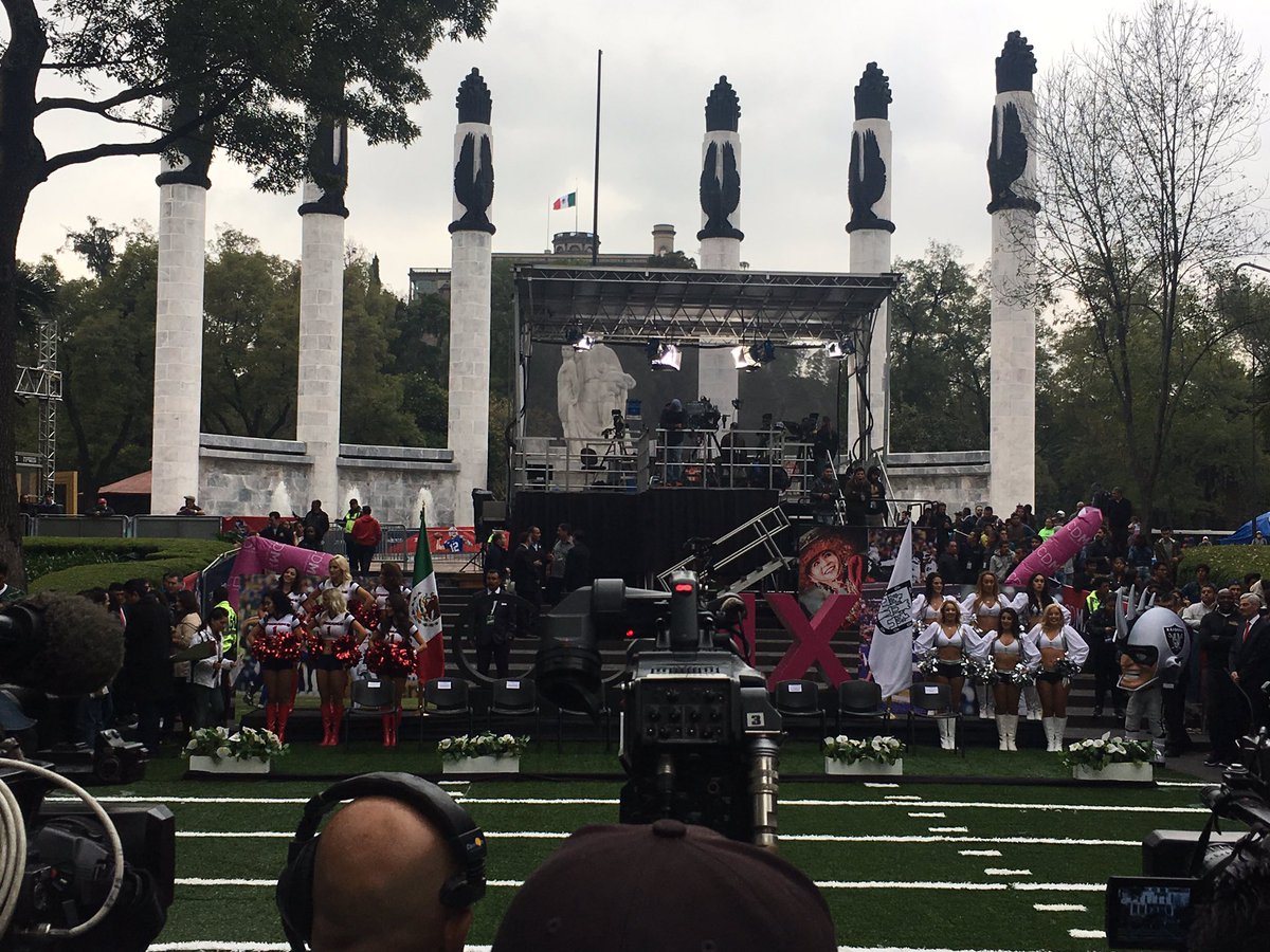 Inauguran Fan Fest NFL México en Chapultepec - Grupo Milenio
