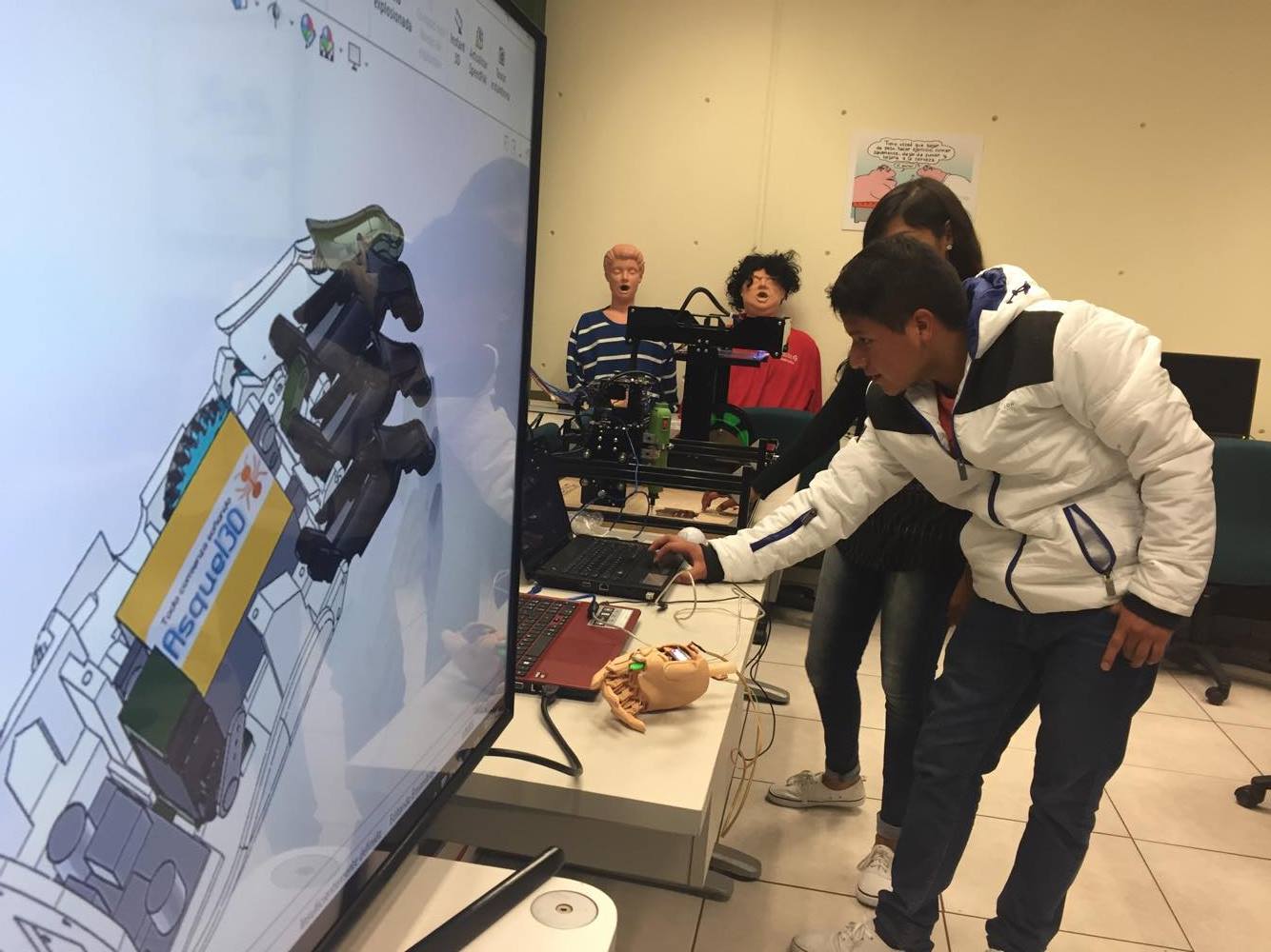 Alumnos de la UAEMéx regalarán 20 prótesis - Grupo Milenio