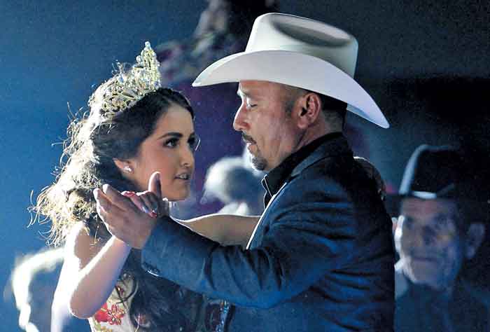 Llegan a los 15 años de Rubí 20 mil invitados- Grupo Milenio