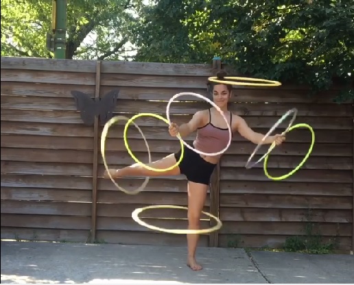 Conoce a Brookelynn Bley y su habilidad con el hula hula- Grupo Milenio