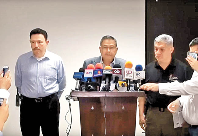 ‘El Azulito’ fingió riña y salió por la puerta- Grupo Milenio