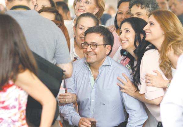 Ildefonso tiene festejo rodeado de tricolores - Grupo Milenio