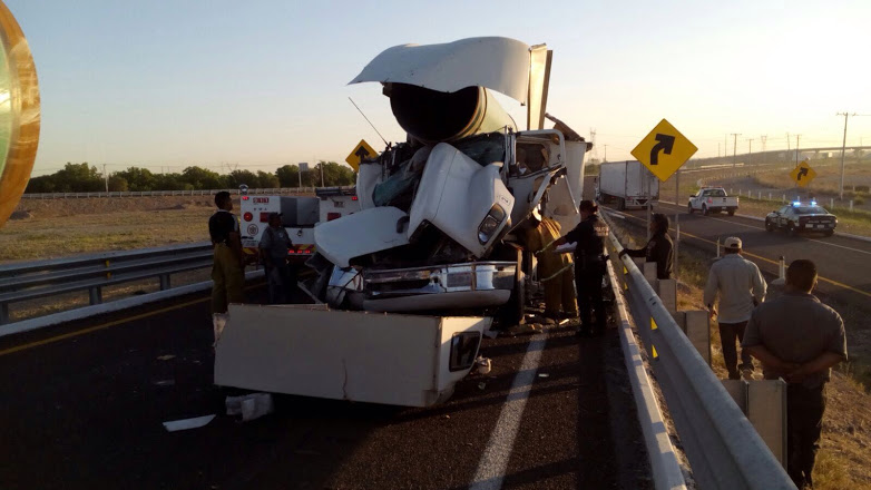 Choque de tráilers dejó un conductor lesionado- Grupo Milenio
