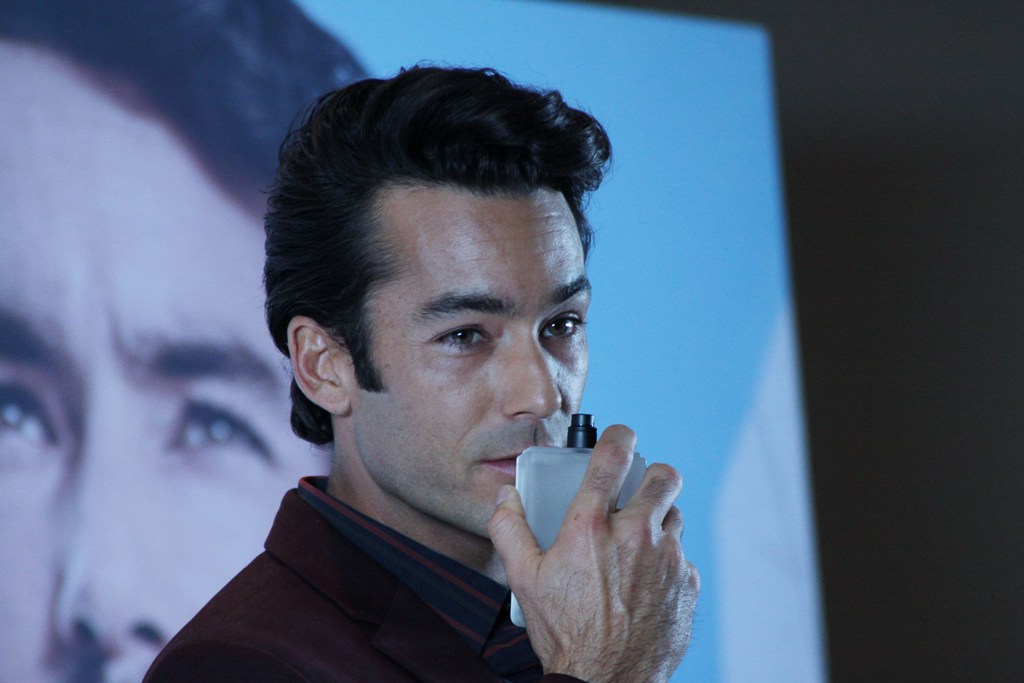 Aarón, primer latino en seducir a Perry Ellis - Grupo Milenio