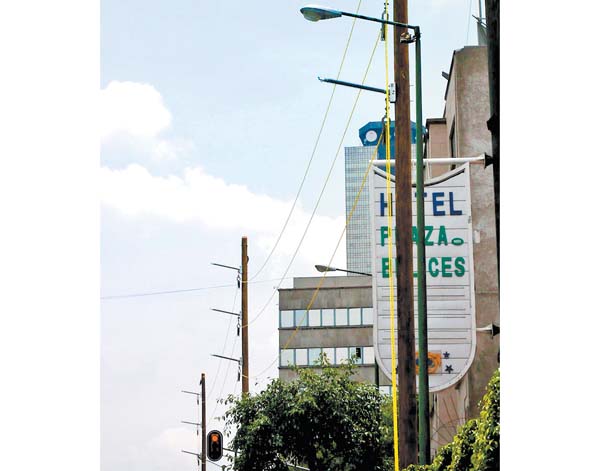 Plan para renta de postes de CFE, a finales de mes: SCT- Grupo Milenio