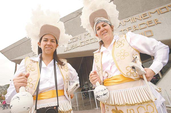 Vecinas de SP llevan su Corazón Guadalupano hasta el Santuario- Grupo ...