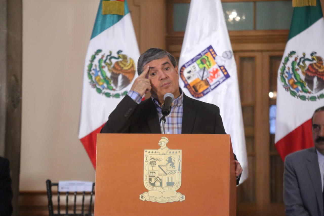 Manuel González Flores, gobernador de Nuevo León, regresó al Congreso ...