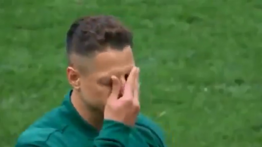 ‘Chicharito’ llora durante himno de México en el Mundial - Grupo Milenio