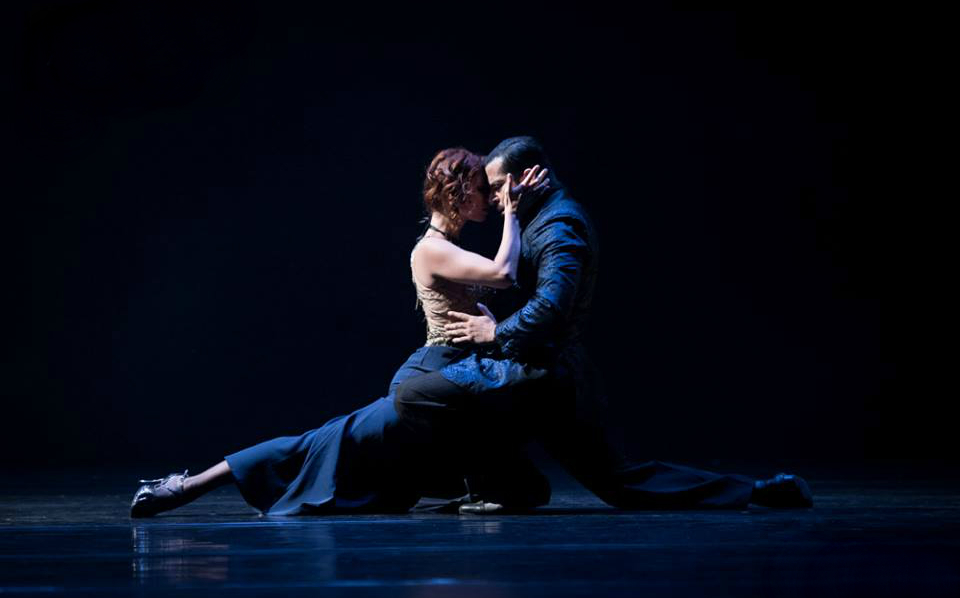 Tangueros: un sensual espectáculo de teatro y baile en el Lunario ...