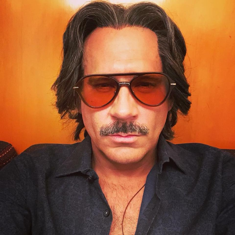 Arath de la Torre vuelve a la comedia con ‘Simón dice’- Grupo Milenio