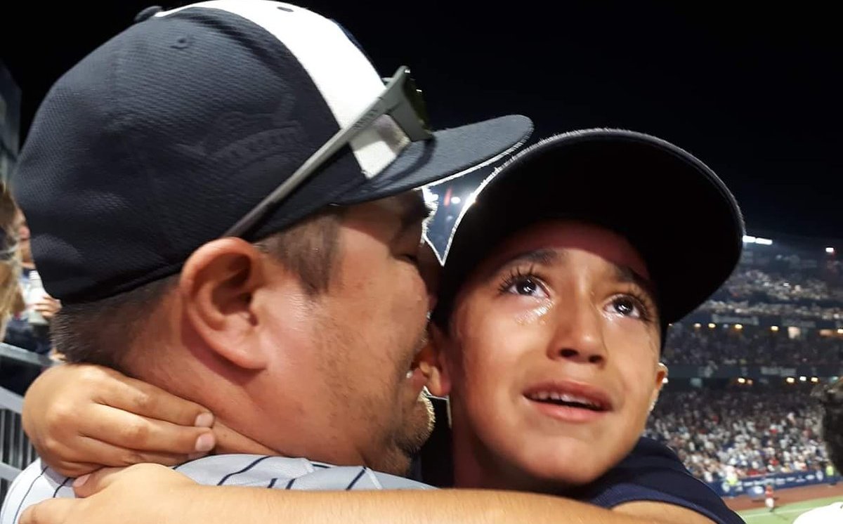 Niño llora en festejo de Sultanes- Grupo Milenio