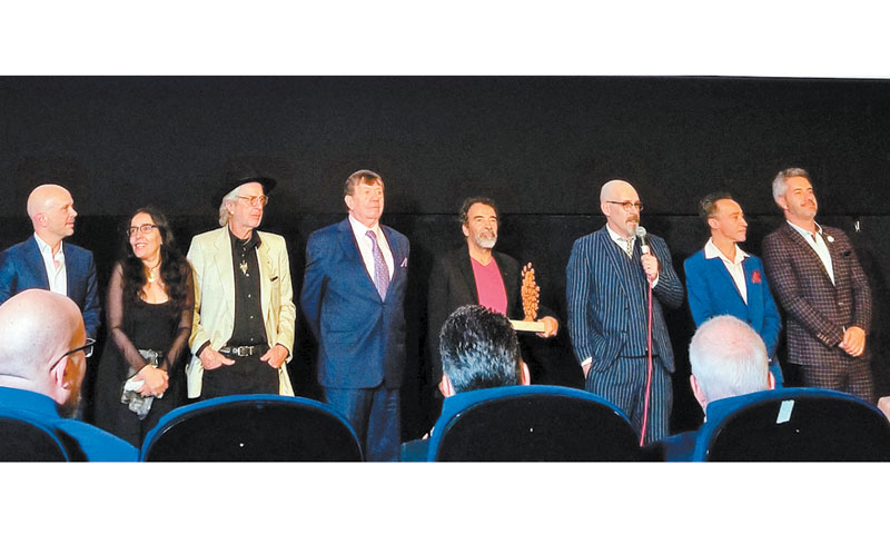 Triunfa nuevo ‘complot’ latino en Los Ángeles - Grupo Milenio