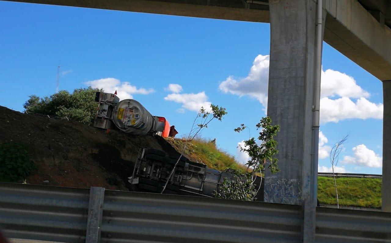 Vuelca pipa con combustible en la México-Puebla- Grupo Milenio