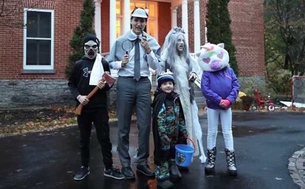 Justin Trudeau se disfraza con su familia por Halloween- Grupo Milenio