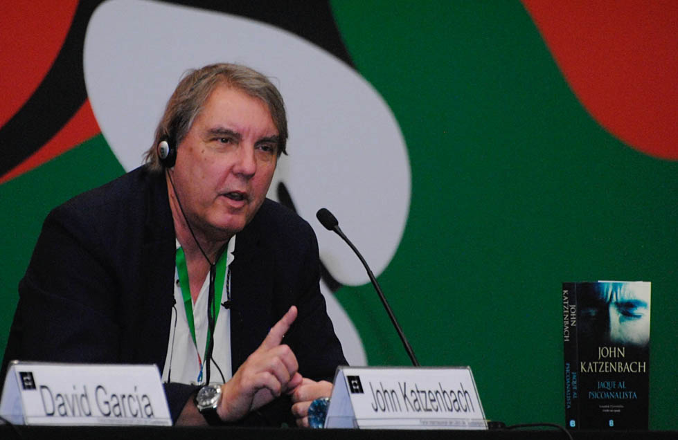 Katzenbach presenta Jaque al psicoanalista en FIL Guadalajara 2018 ...