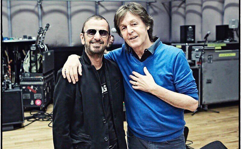 Paul y Ringo sorprenden a fans de The Beatles y cantan juntos Get Back- Grupo Milenio