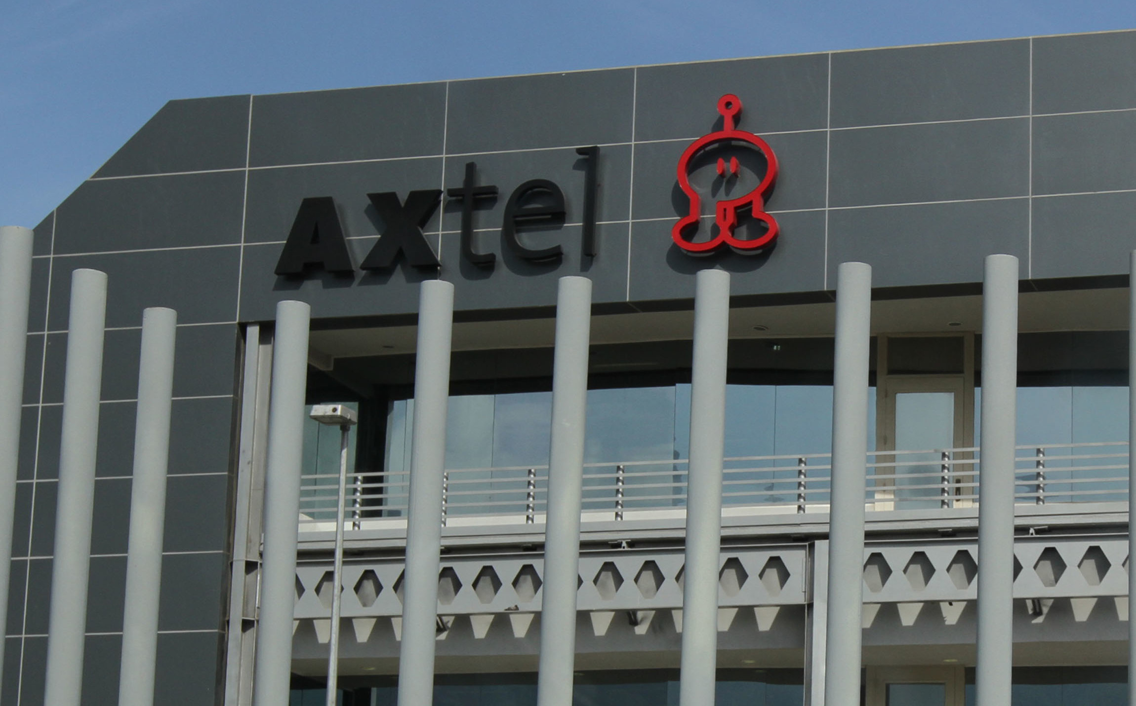 Acciones de Axtel suben tras venta de negocio de fibra a Televisa ...