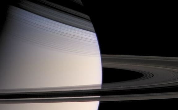 Saturno: científicos descifran por qué su atmósfera cambia de color ...