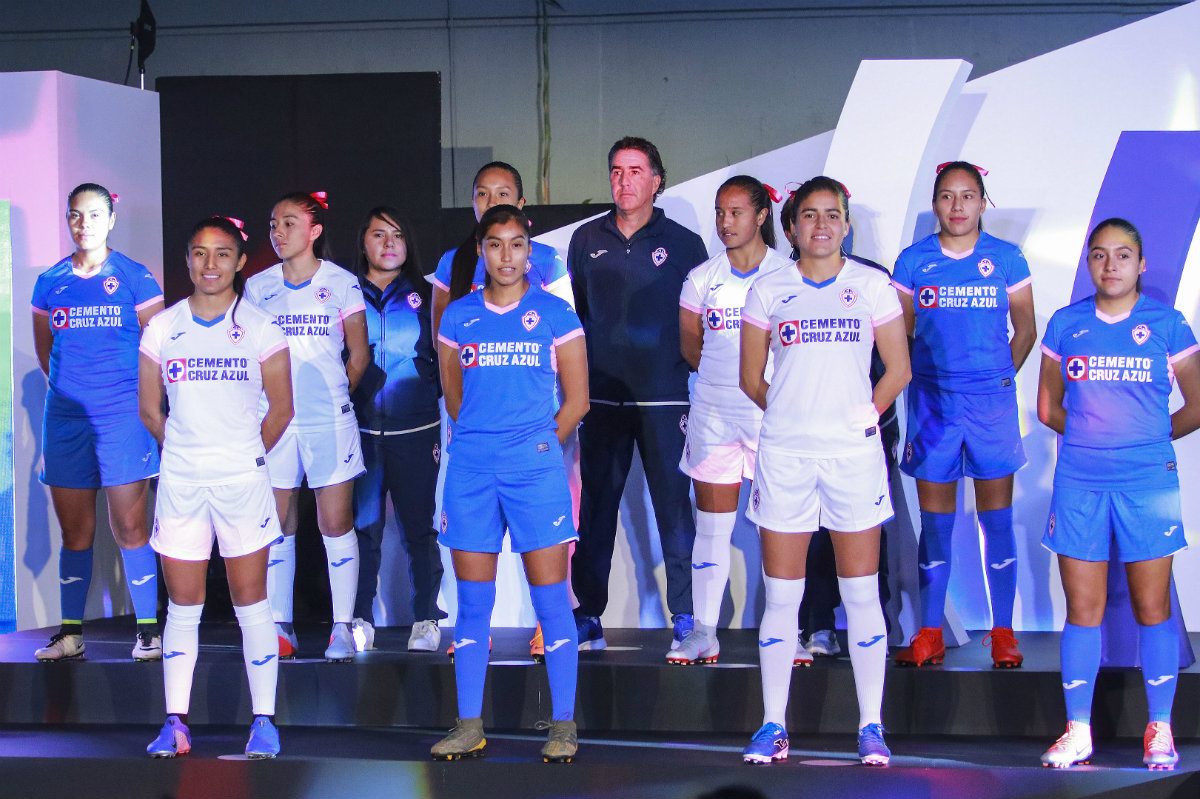 Cruz Azul presenta uniformes del Clausura 2019 con nueva marca- Grupo ...