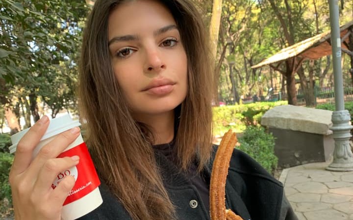 Emily Ratajkowski se despide de México con un churro- Grupo Milenio