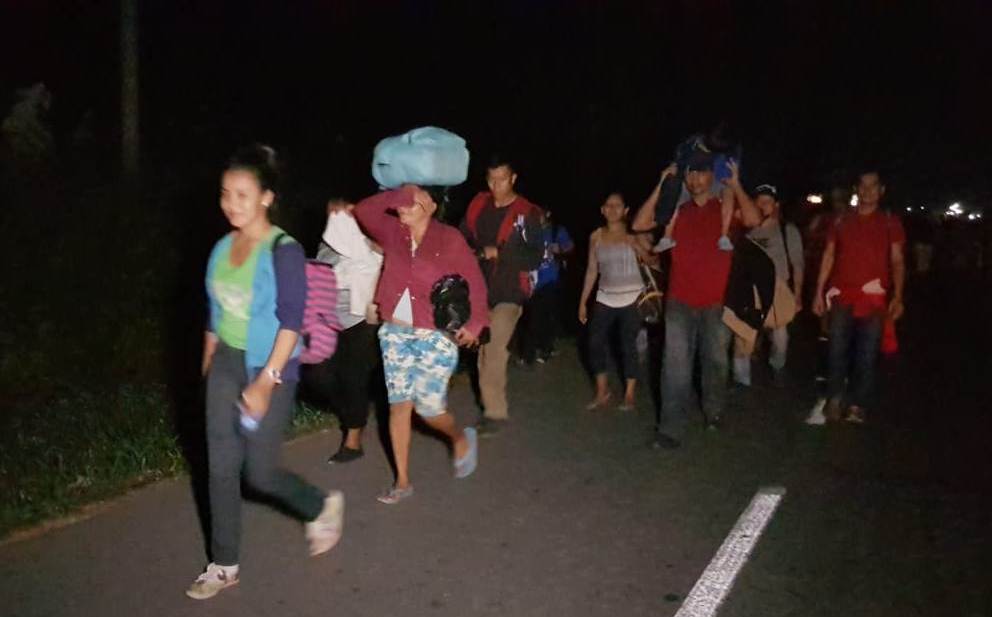 Caravana migrante: rompen candado en frontera y cruzan a México - Grupo ...