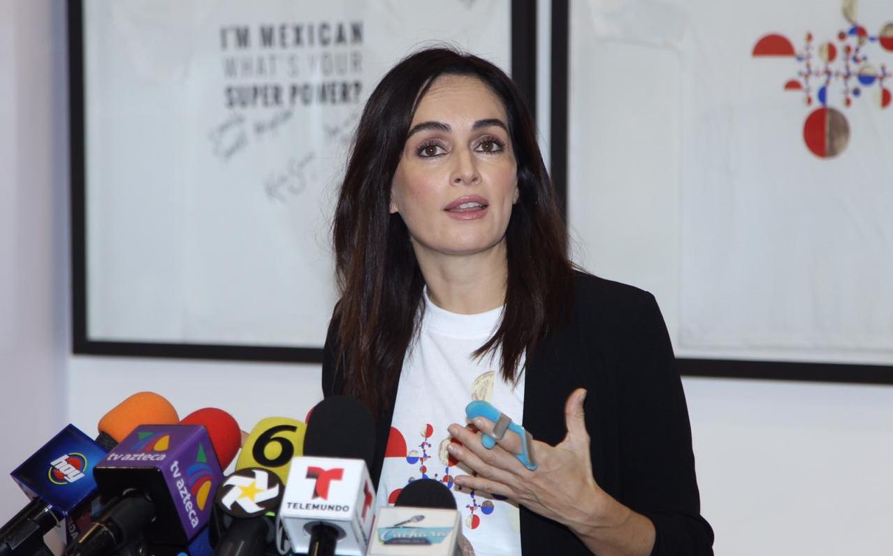 Ana de la Reguera en Zona Maco Zélika entrega ayuda por 19S- Grupo Milenio